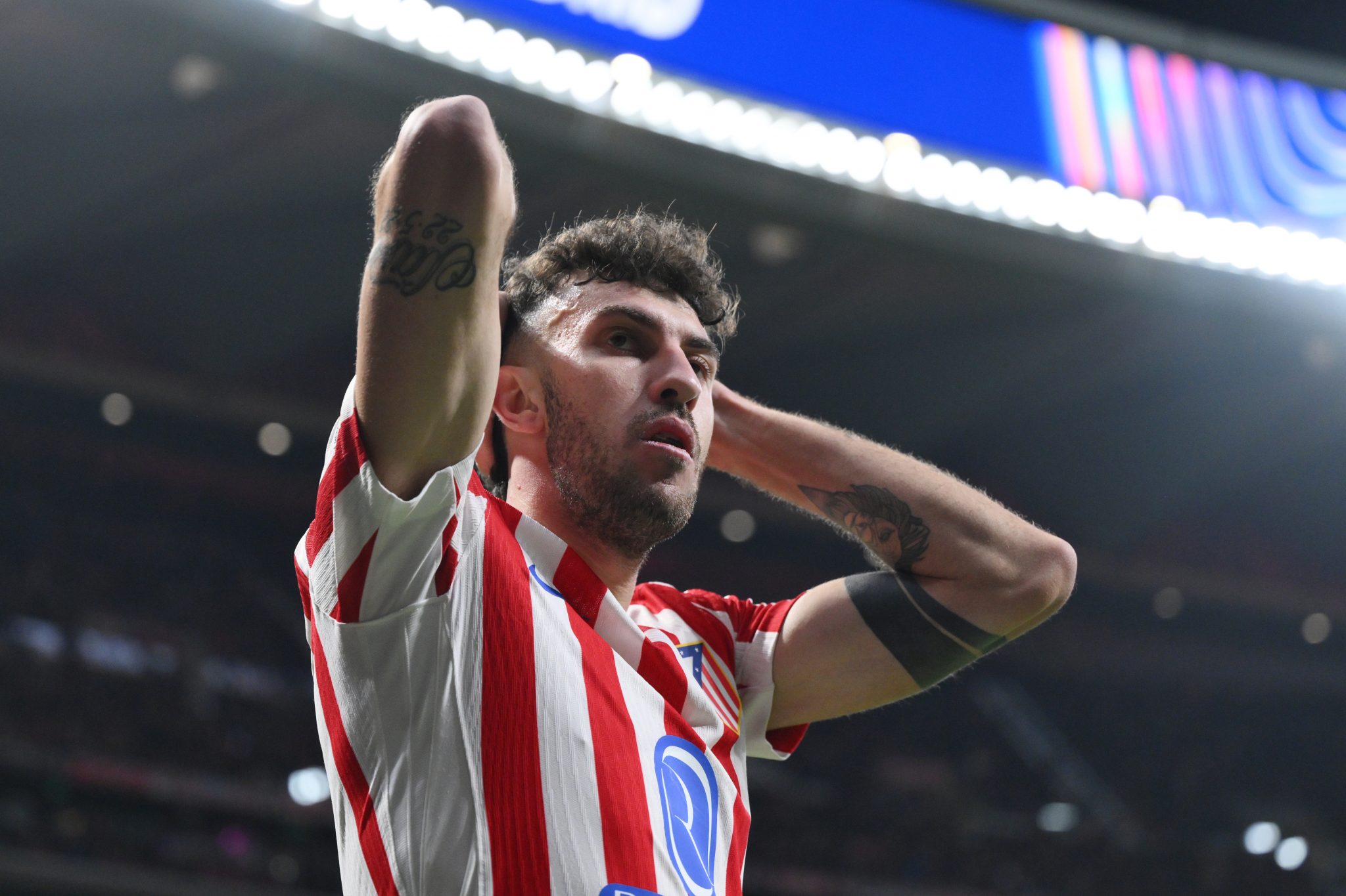 Matteo Ruggeri agita el mercado de laterales